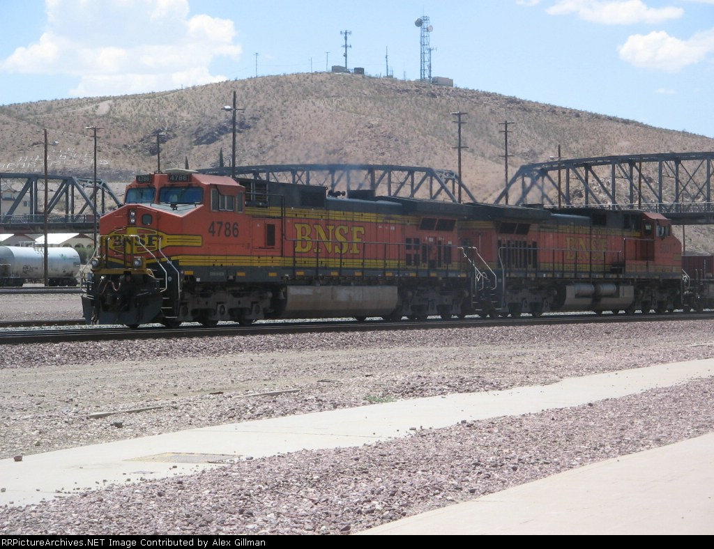 BNSF 4786 Westbound
